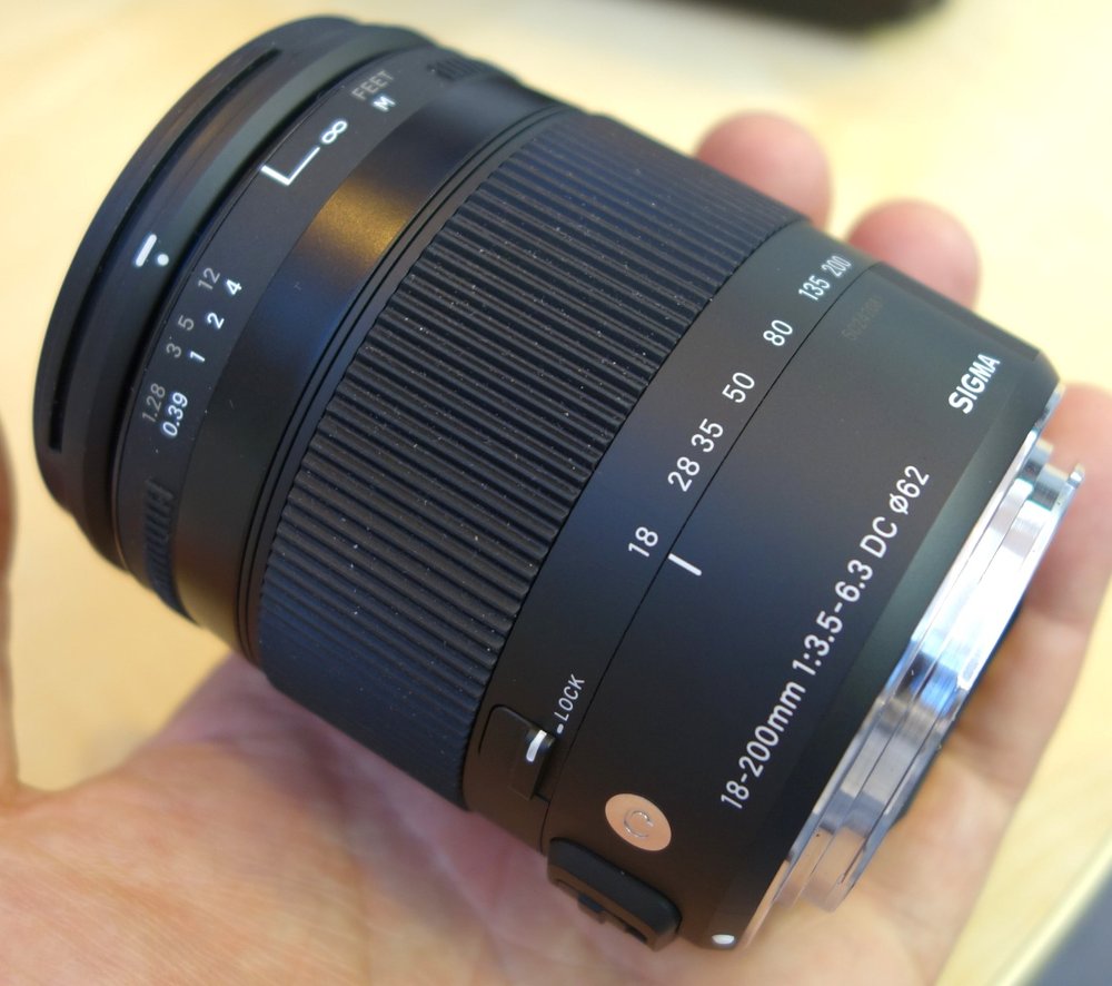 Sigma 18-200mm f/3.5-6.3 DC Macro OS HSM Contemporary Images