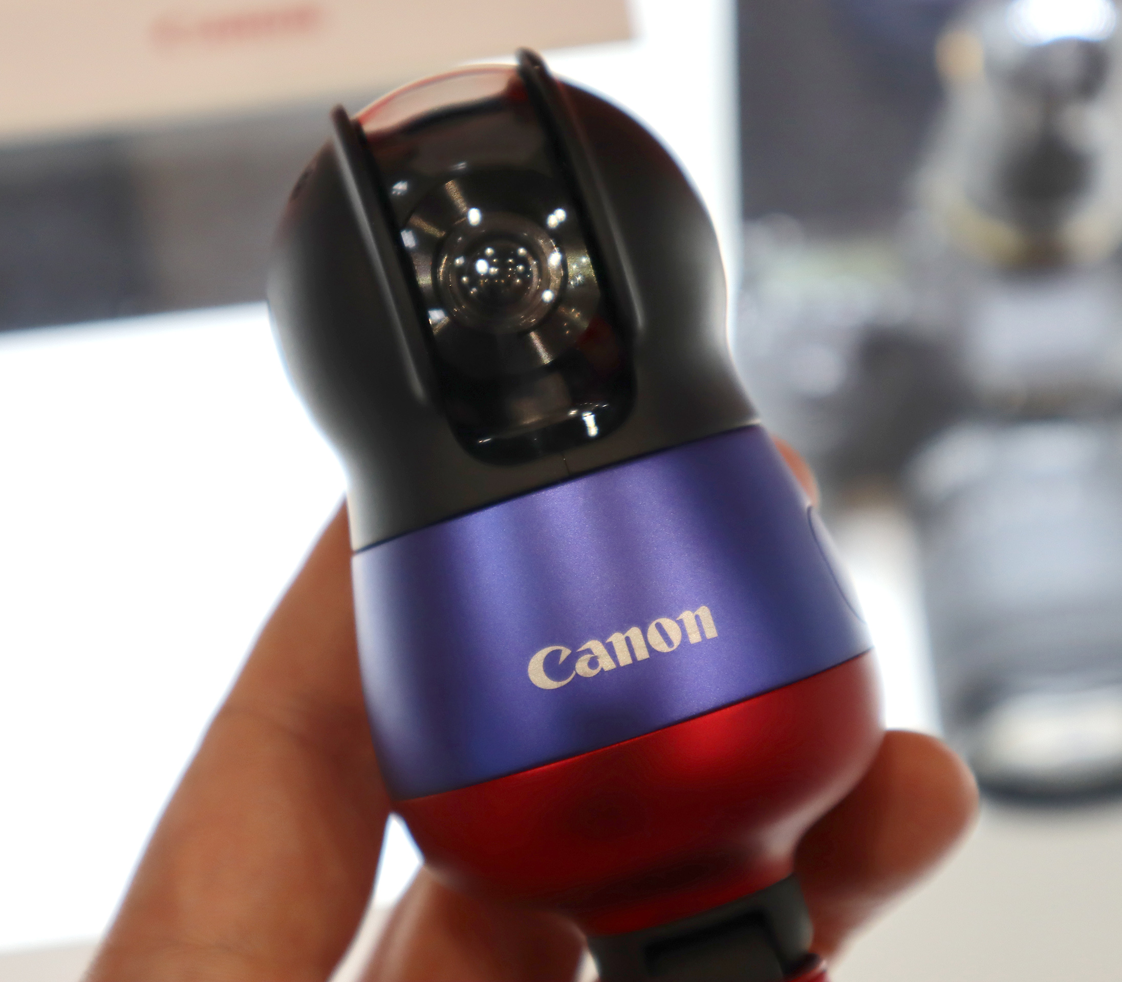 Canon 360 Concept, LENS-Q 100-400 Zoom Camera | ePHOTOzine