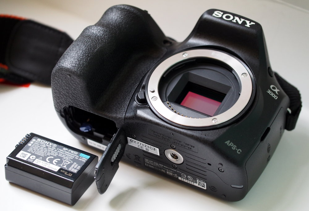 Sony Alpha 3000 Hands-On Preview | ePHOTOzine