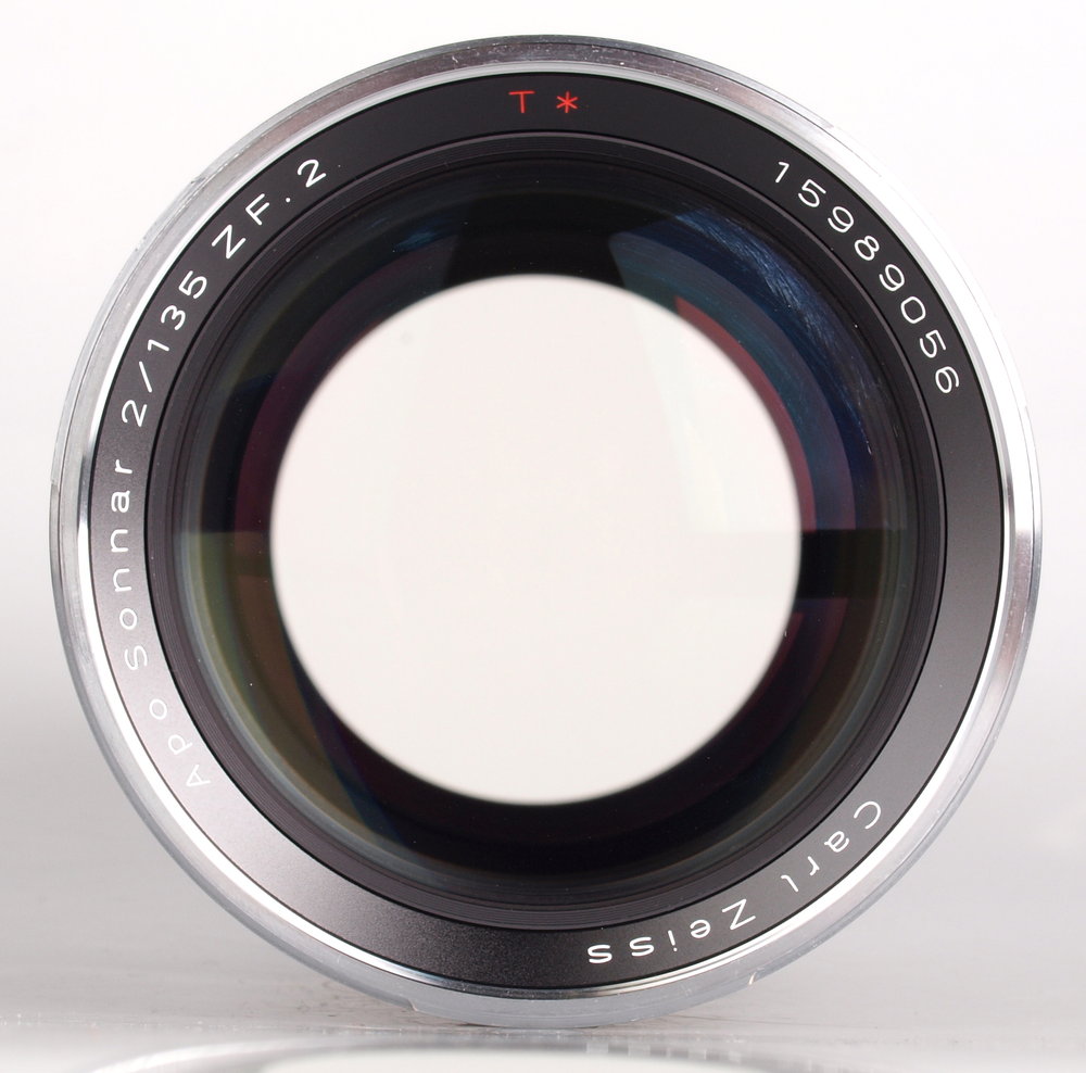 Carl Zeiss Apo-Sonnar T* 135mm f/2 Images