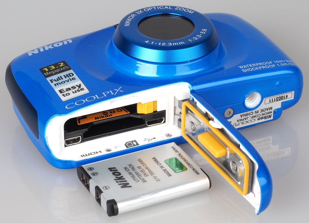 Nikon Coolpix S33 Images