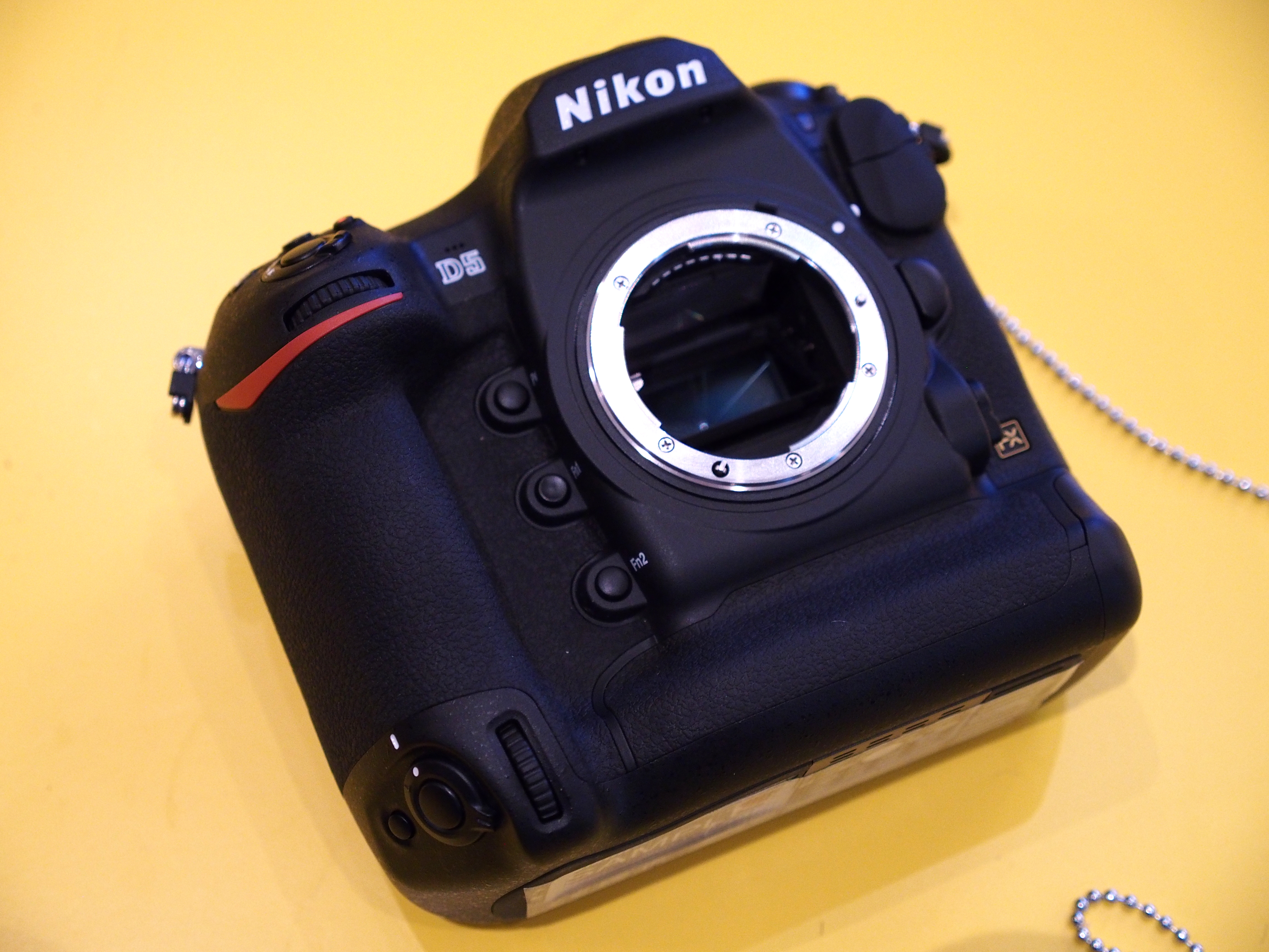 Nikon D5 DSLR Hands-On Preview | ePHOTOzine
