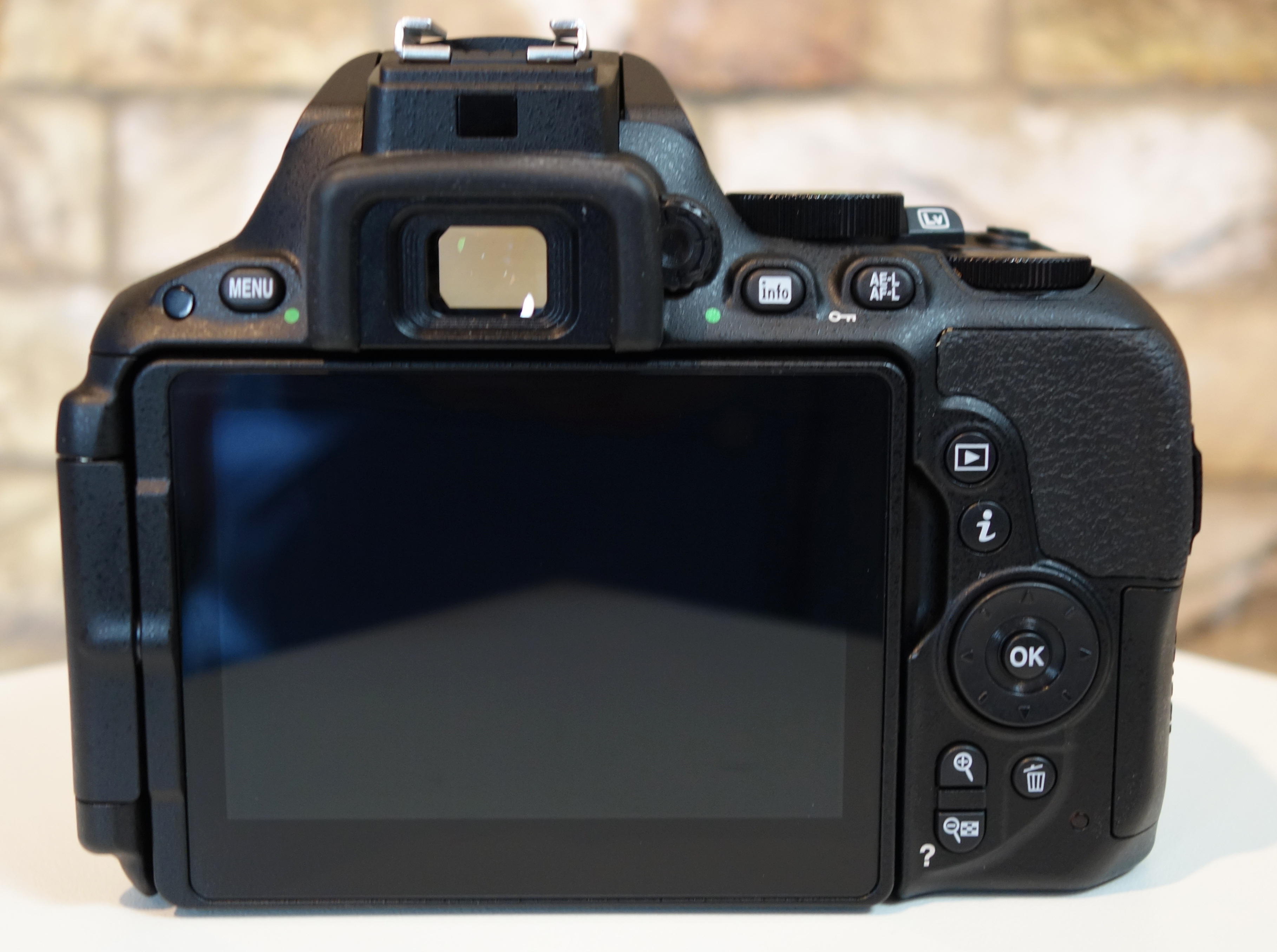 Nikon D5500 DSLR Hands-On Preview | ePHOTOzine