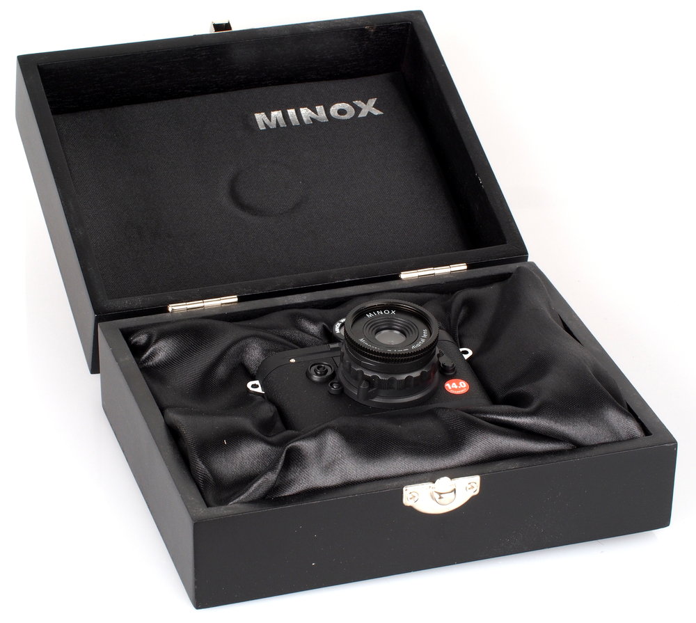 Minox Digital Classic Camera DCC 14.0 Images