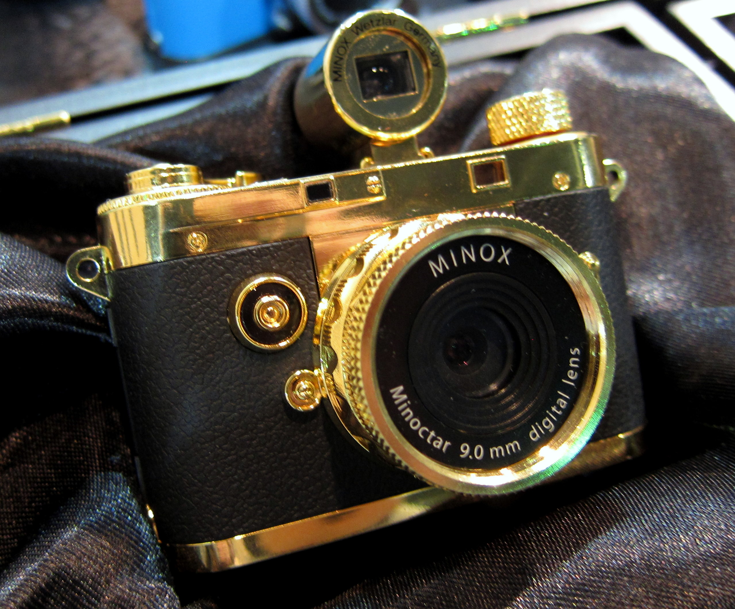 Minox Digital Classic Camera DCC 5.1 Images