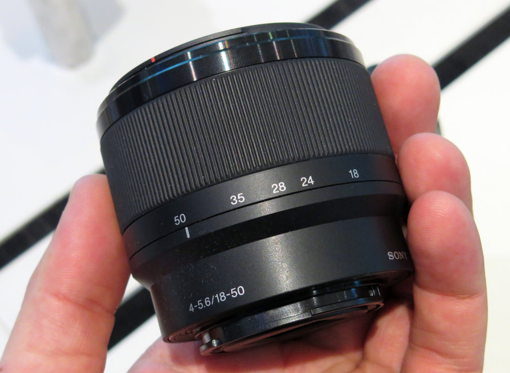 Sony E 18-50mm f/4-5.6 Images
