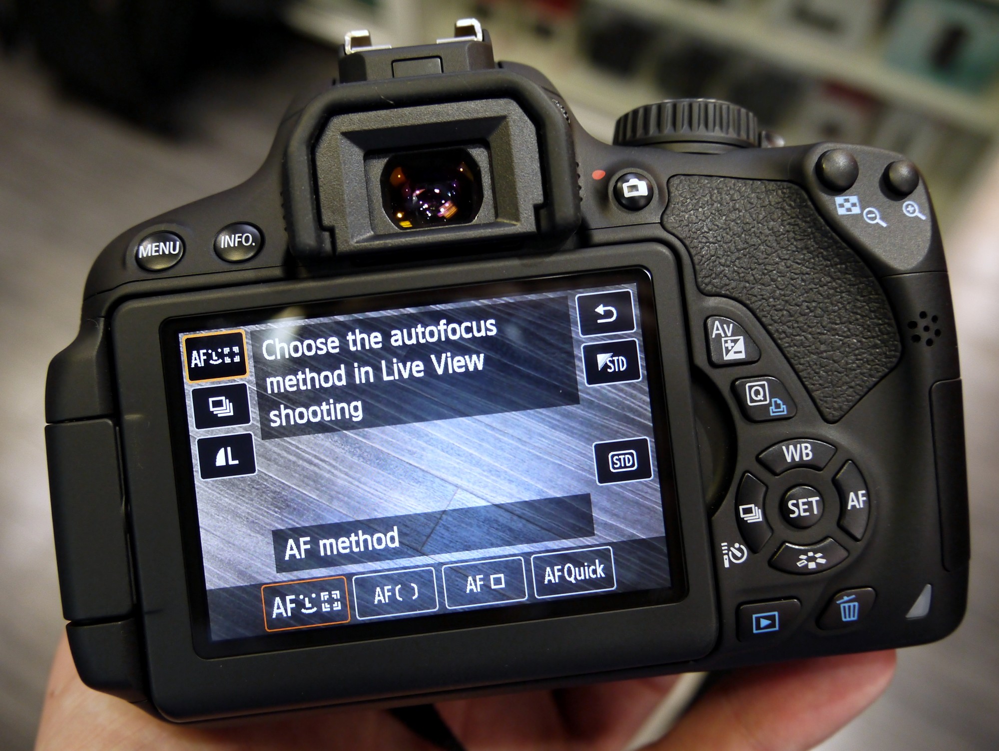 Canon EOS 650D Digital SLR Hands-On Preview | ePHOTOzine