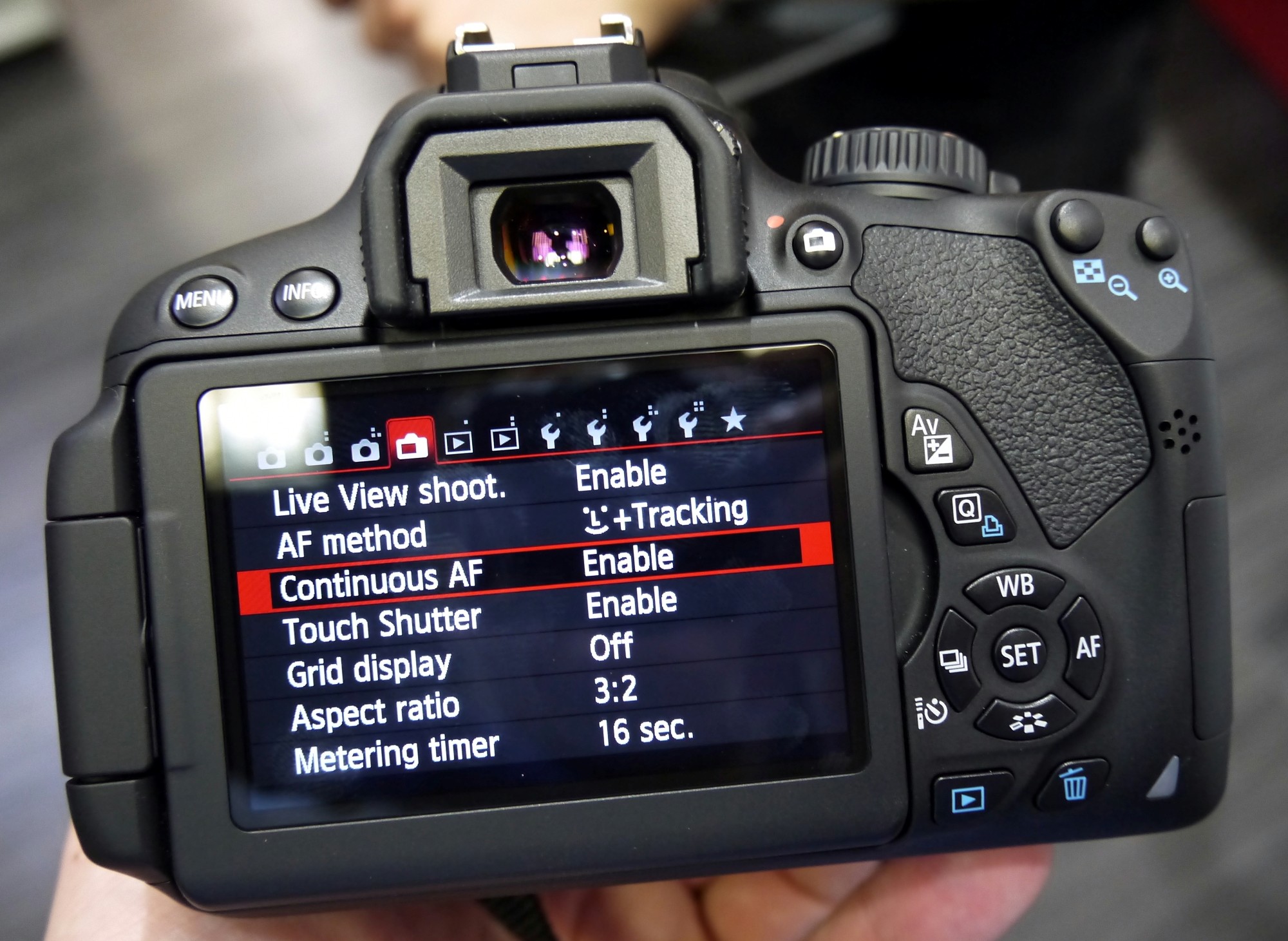 Canon EOS 650D Digital SLR Hands-On Preview | ePHOTOzine