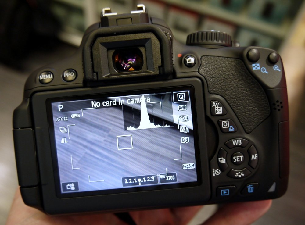 Canon EOS 650D Digital SLR Hands-On Preview | ePHOTOzine