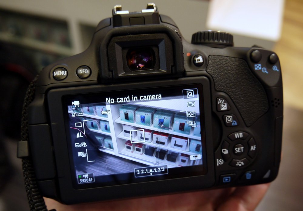 Canon EOS 650D Digital SLR Hands-On Preview | ePHOTOzine