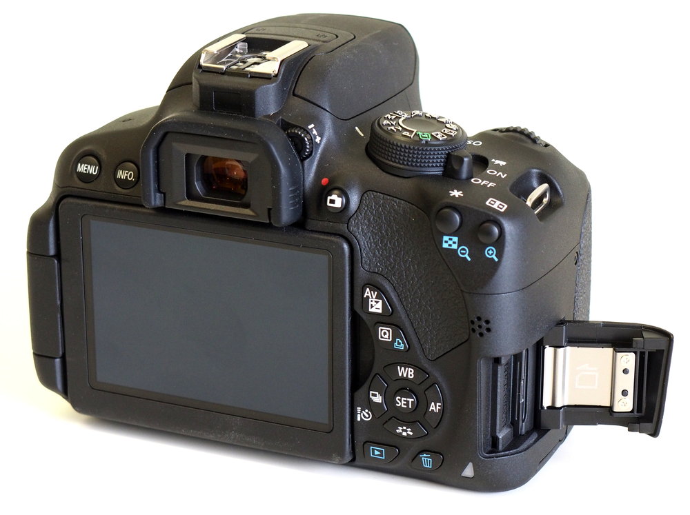 Canon EOS 700D Hands-On Preview | ePHOTOzine