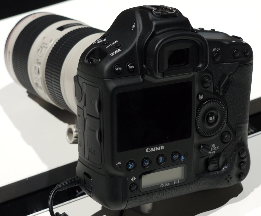 Canon EOS-1D C Images