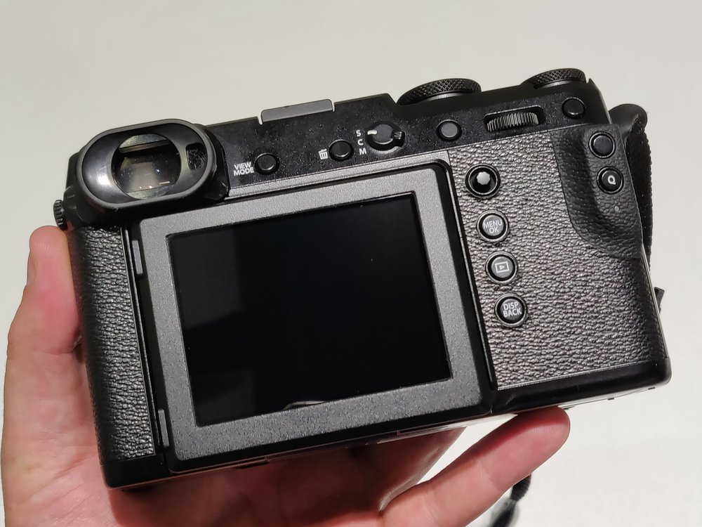 Fujifilm GFX 50R Hands-On Photos | ePHOTOzine