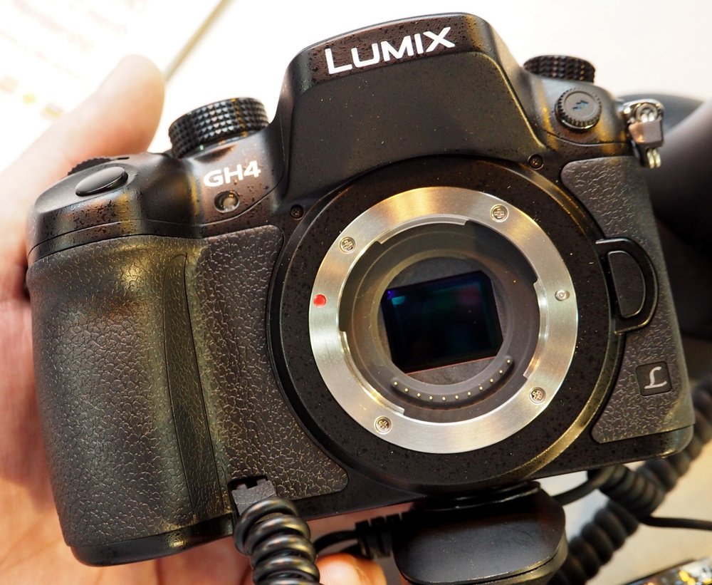 Panasonic Lumix GH4 Hands-On Preview | ePHOTOzine