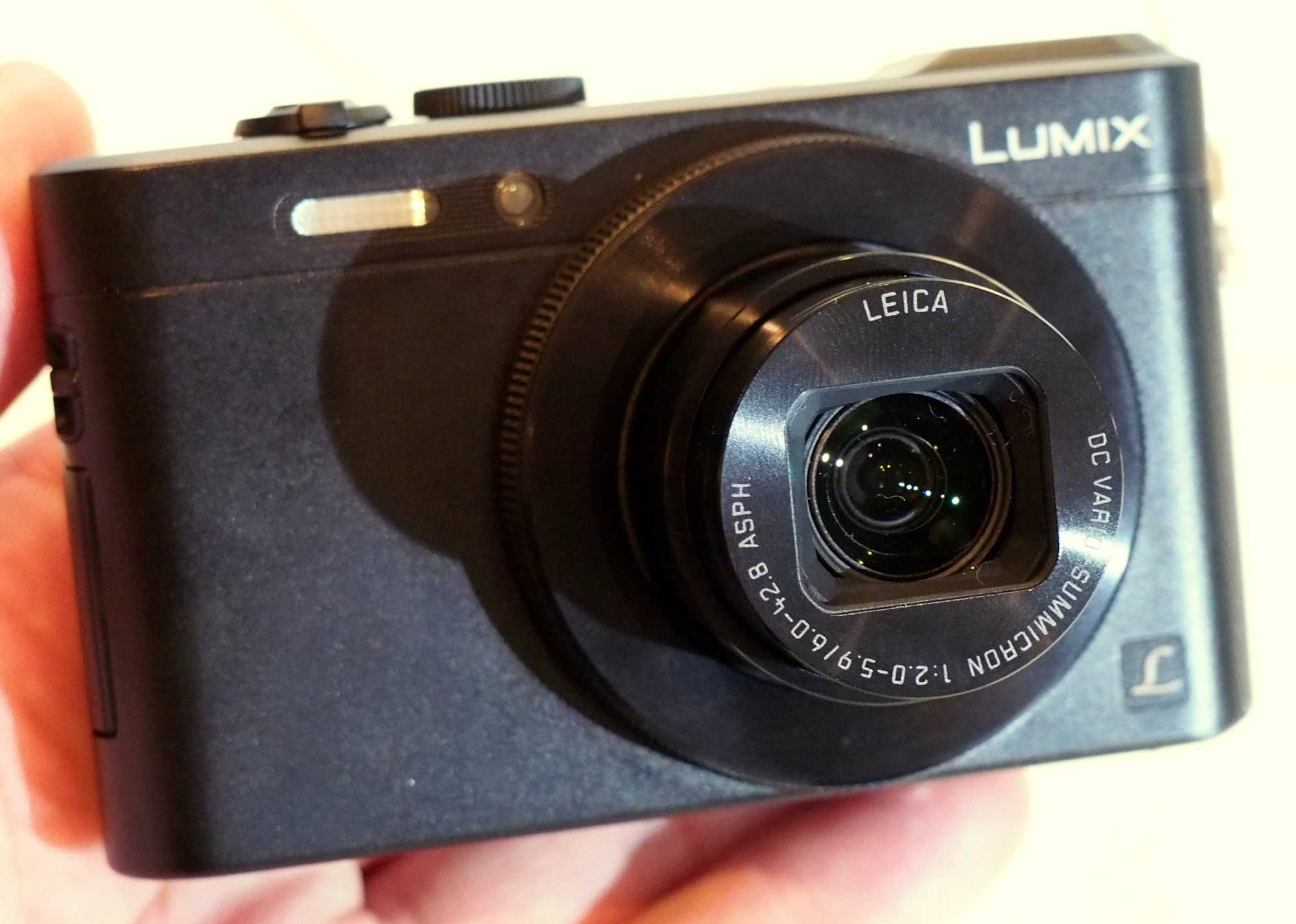 Panasonic Lumix LF1 Hands-On Preview | ePHOTOzine