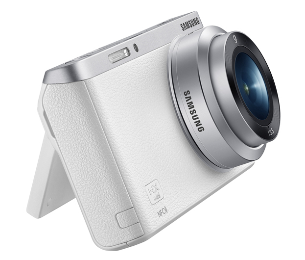 Samsung NX Mini Images