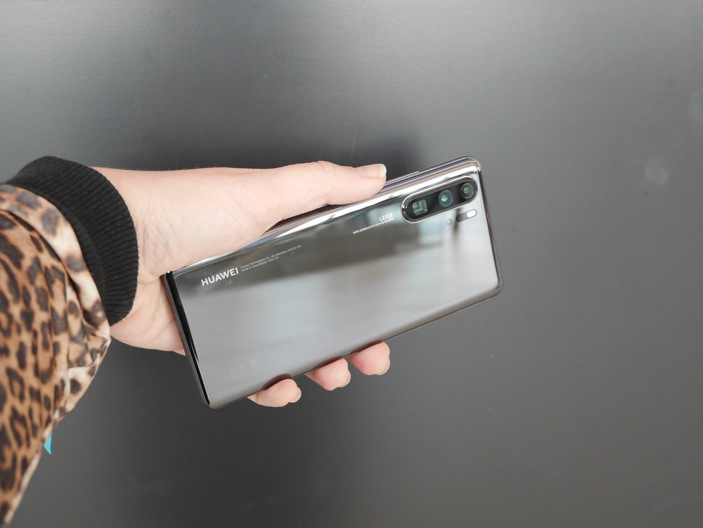 Huawei P30 Pro Smartphone Teardown Shows How The Periscope Camera Works ...