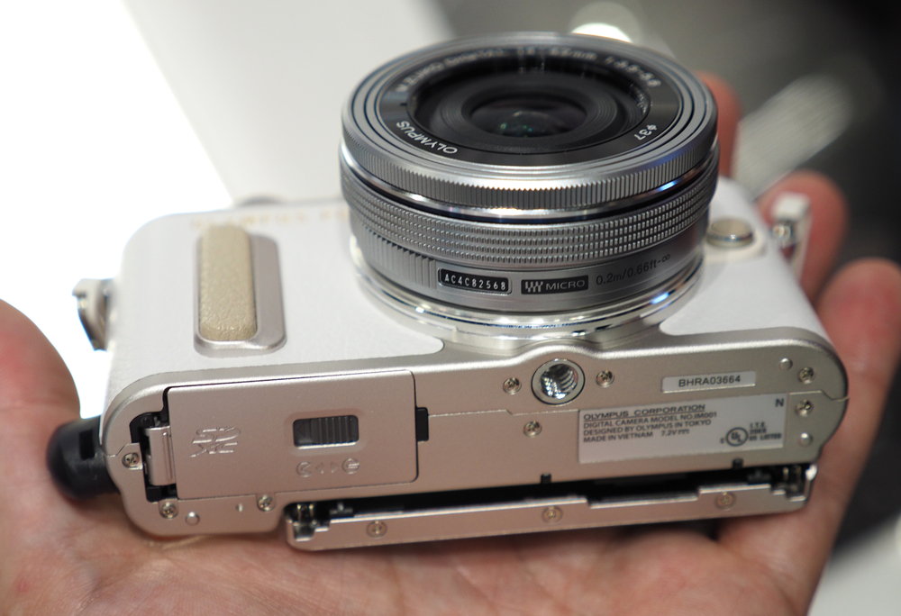 Olympus PEN E-PL8 Hands-On Preview | ePHOTOzine