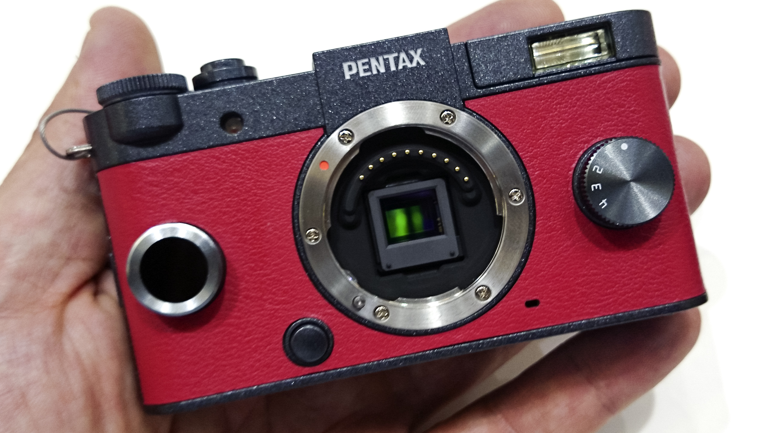 Pentax Q-S1 Hands-On Preview | ePHOTOzine