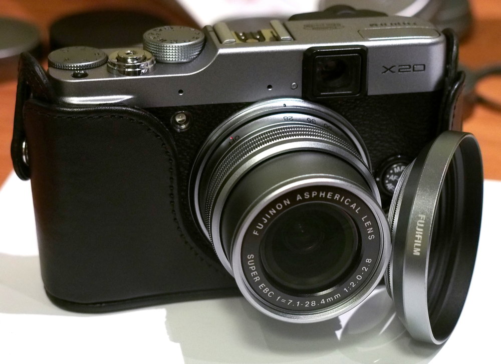 Fujifilm X20 Hands-On Preview | ePHOTOzine