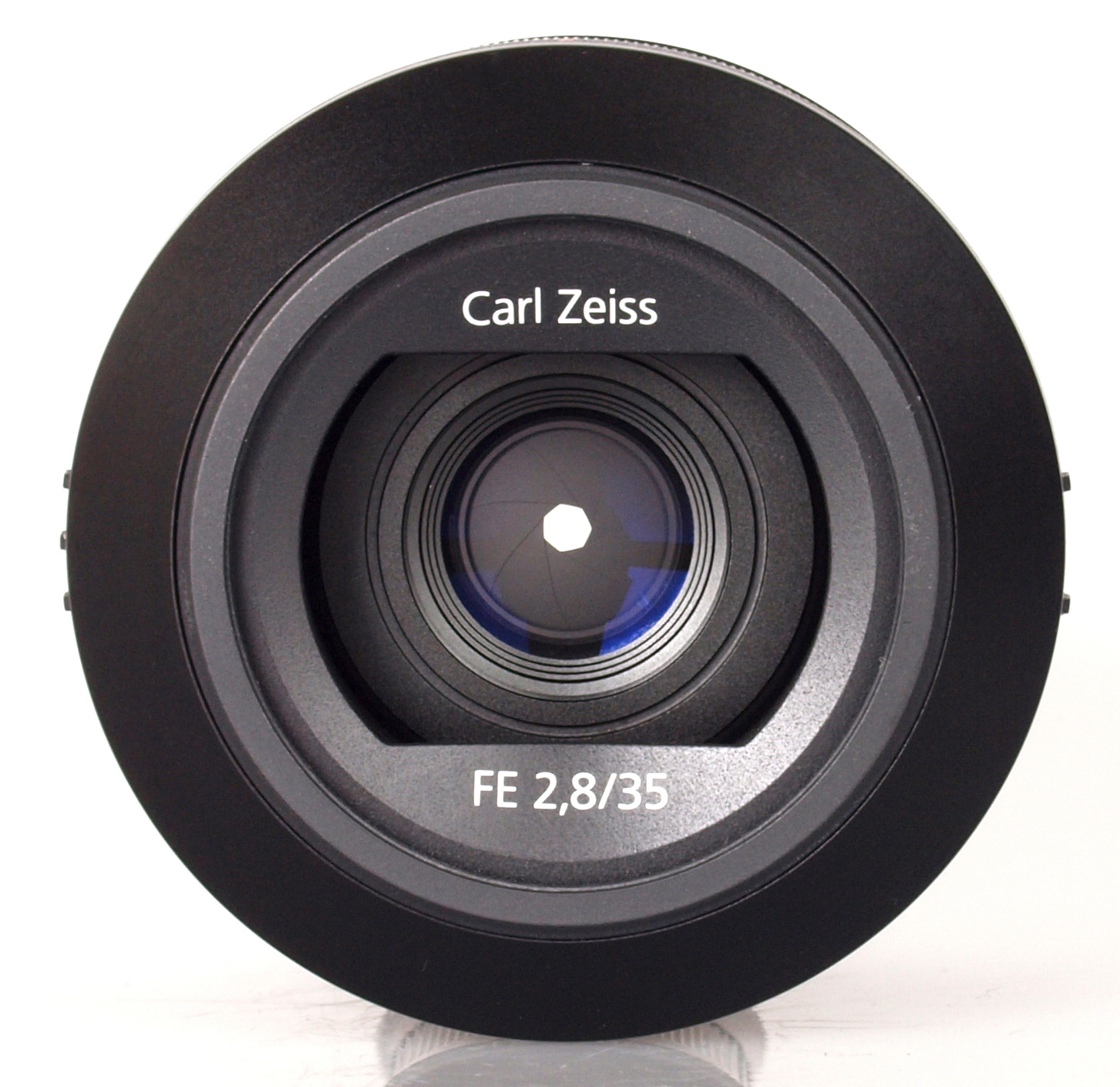 Sony Zeiss Sonnar FE 35mm f/2.8 ZA T* Images